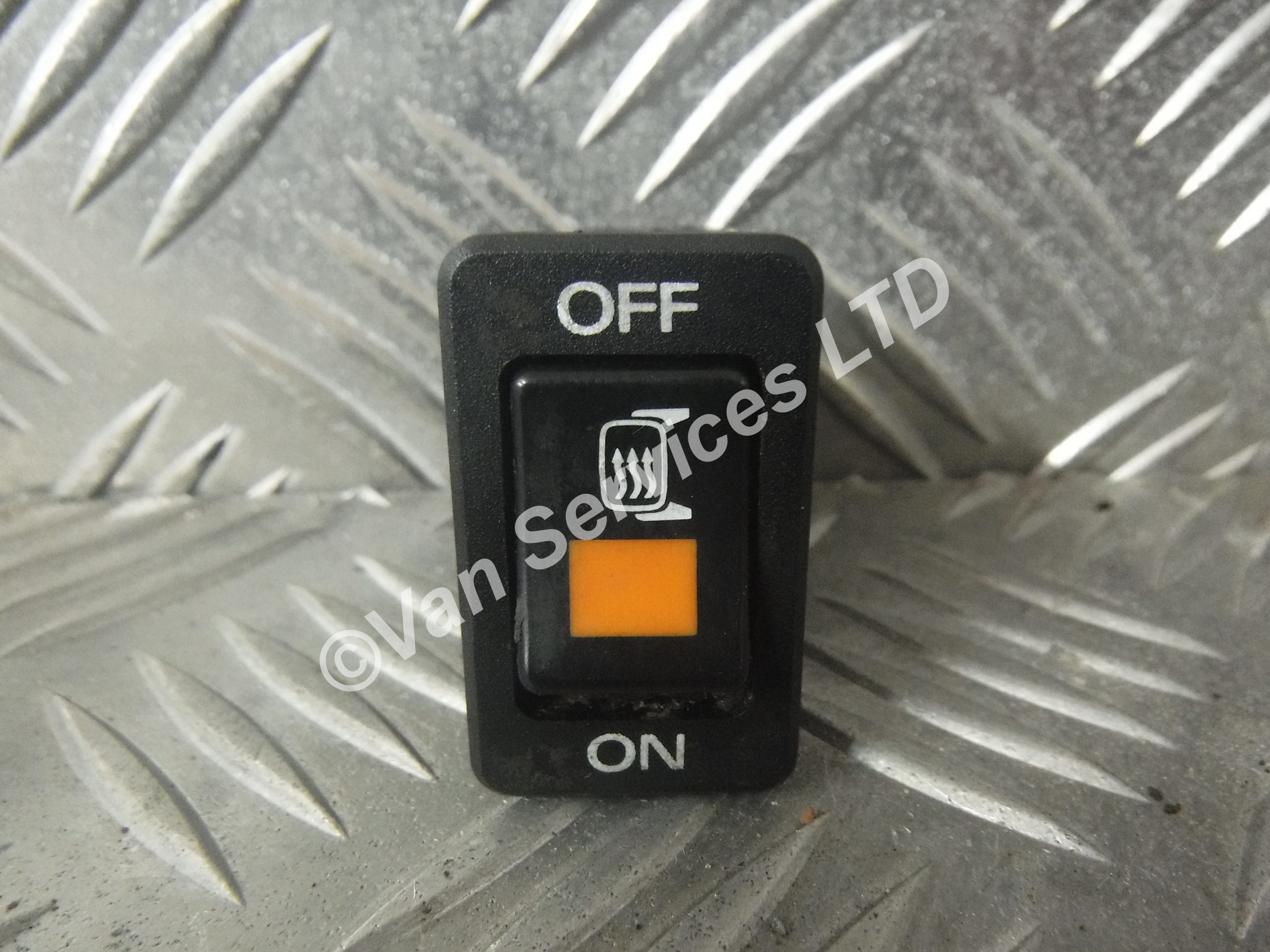 NISSAN CABSTAR RENAULT MAXITY HEATED MIRROR SWITCH – FITS 2007+ – Van ...