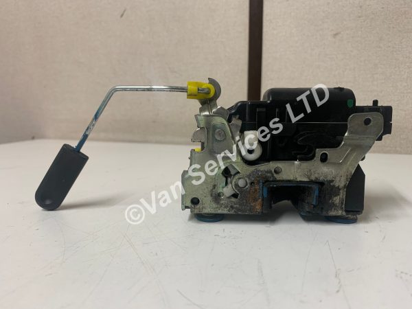 IVECO DAILY NS FRONT DOOR LOCK – FITS 2012+ – Van Services Ltd