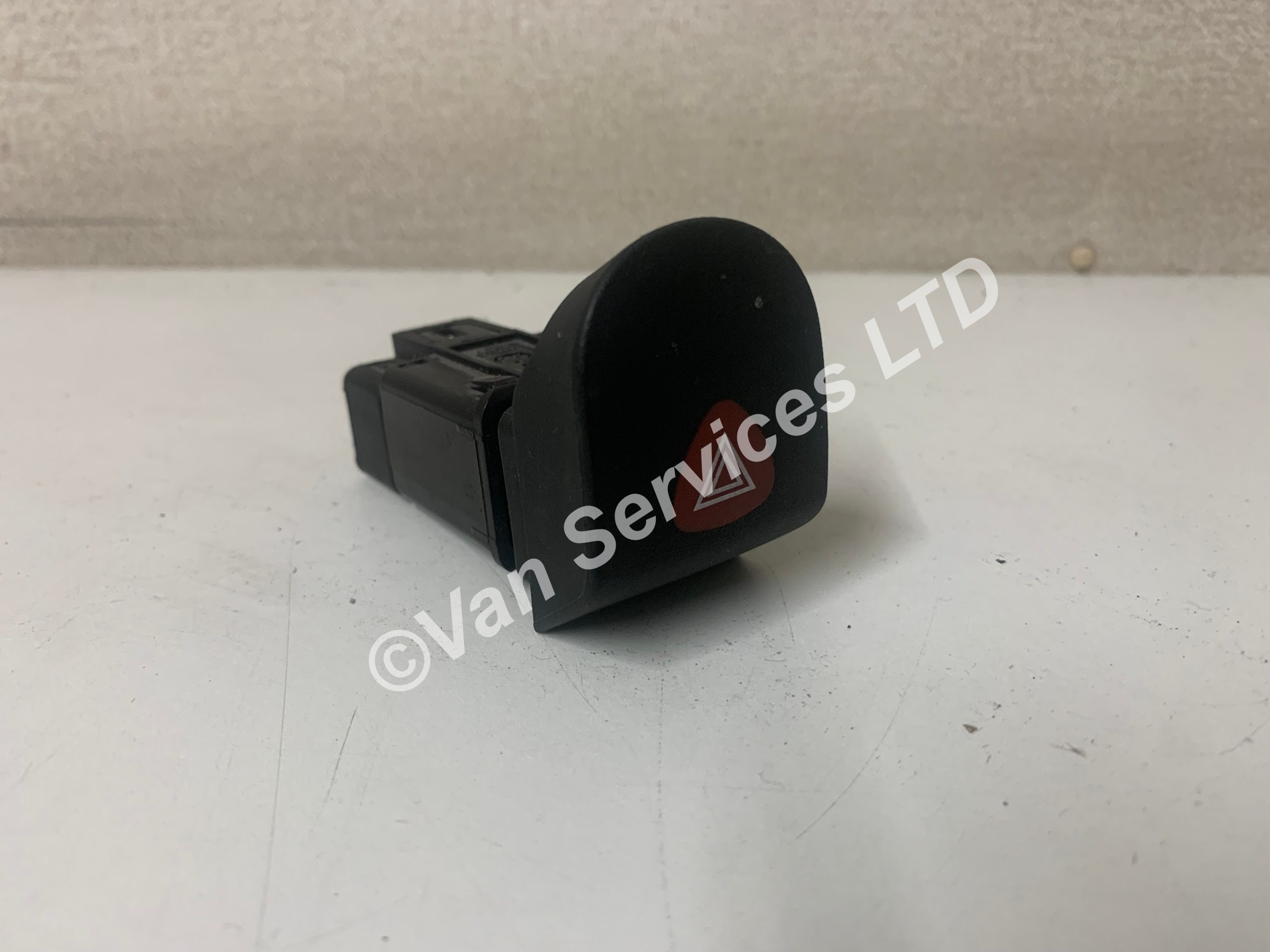 GENUINE RENAULT KANGOO HAZARD SWITCH – FITS 2003-06 – Van Services Ltd