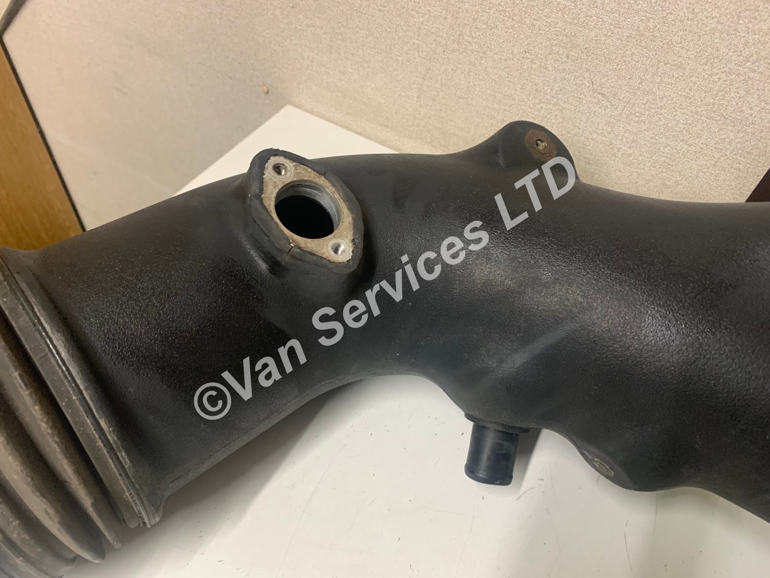 Genuine Iveco Eurocargo 5.9 TD Air Intake Pipe – 504190286 – Fits 2004 ...