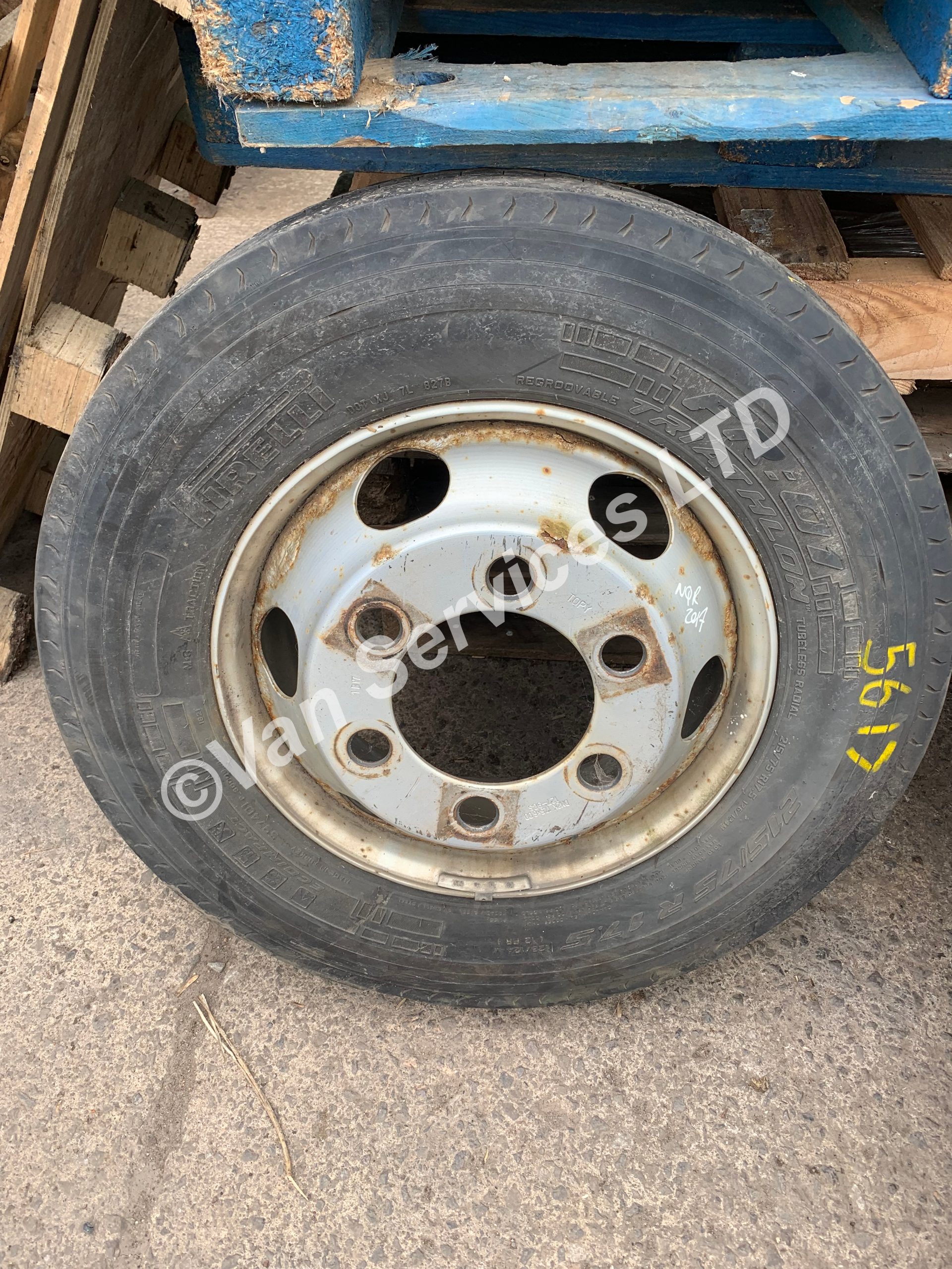 Genuine Isuzu N75.190 NQR 5.2 TD Steer Wheel and Tyre 215/75R17.5 off ...