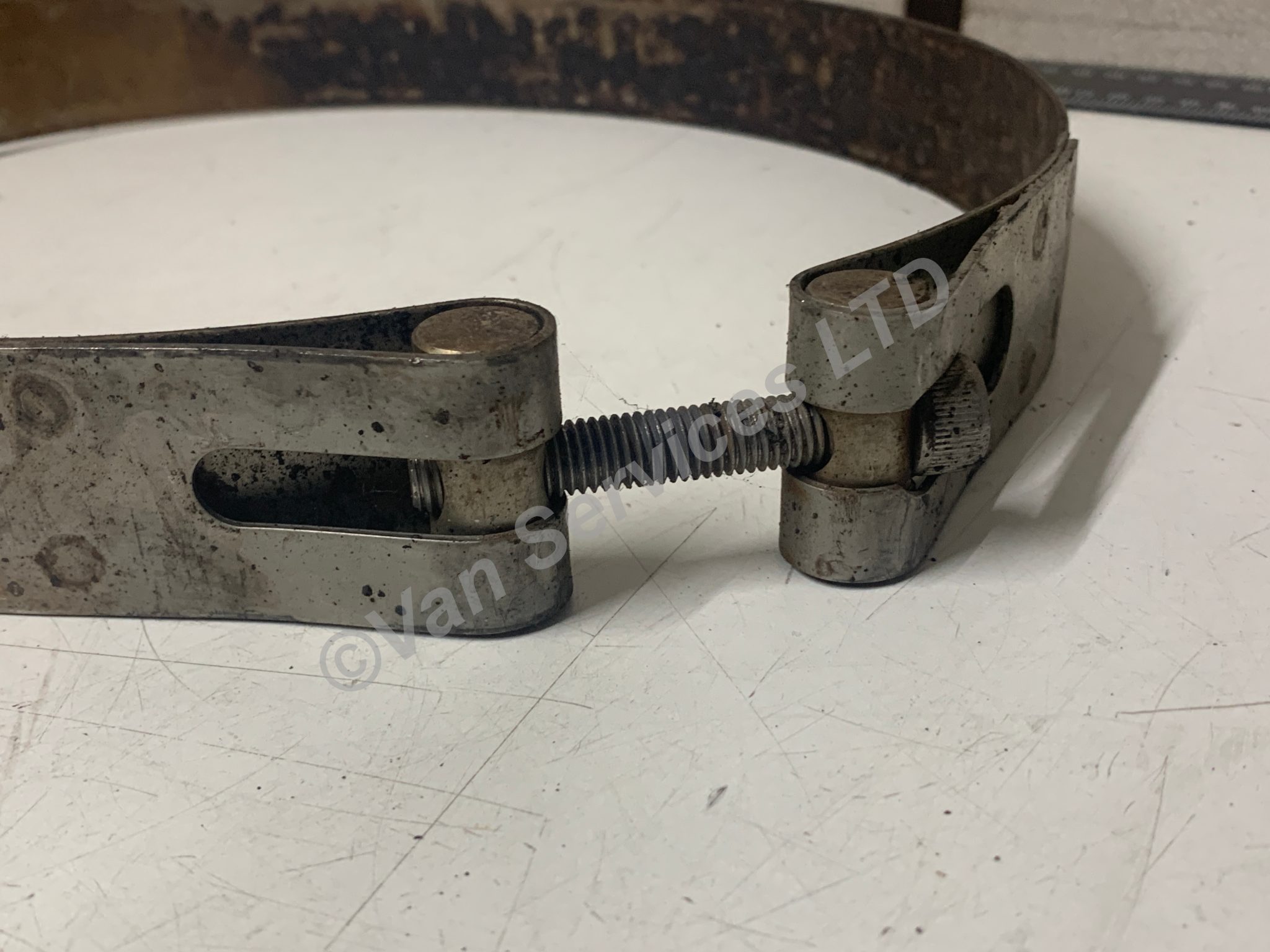DAF LF 45 EXHAUST CLAMP SILENCER STRAP – FITS 2007+ – Van Services Ltd